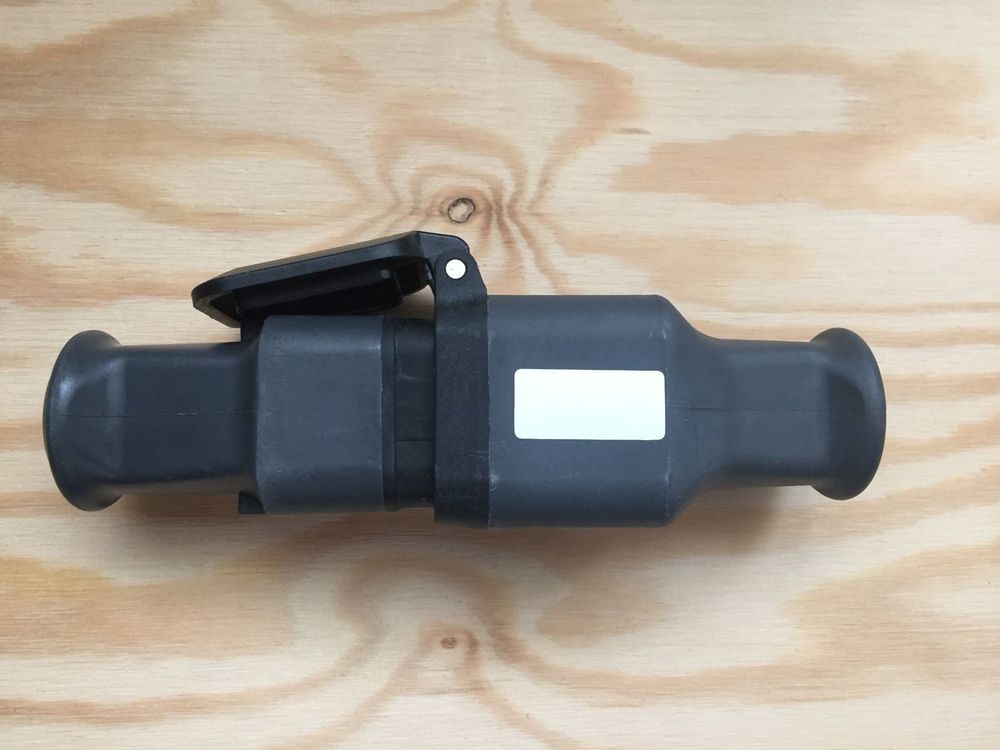 Stecker J15 + Aufbausteckdose J15/5 5polig AB 16 FR (Gebraucht) in Oftringen für CHF 19 – mit ...