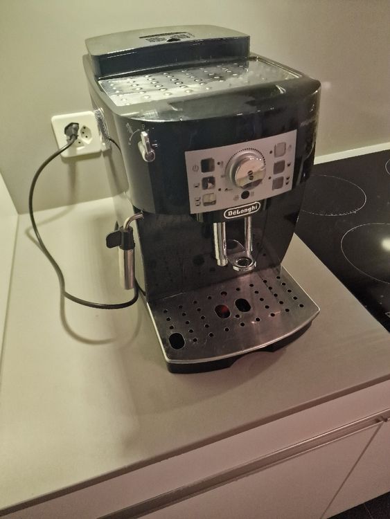 Kaffeemaschine DeLonghi Magnifica | Kaufen auf Ricardo