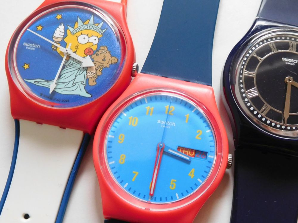 3 Swatch 34mm Simpsons Liberty blau rot Datum GR706 GN254 (Gebraucht ...