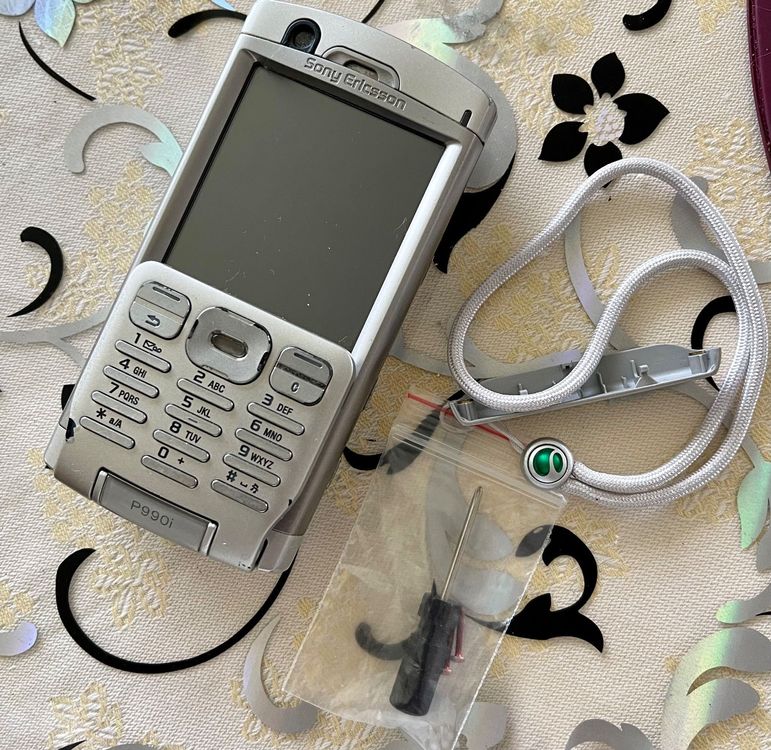 Sony Ericsson p990i vintage Handy (Defekt) in für CHF 2 – mit Lieferung ...