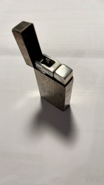 Silberfarbenes Benzinfeuerzeug Colibri - Molectric 88 (Gebraucht) in ...