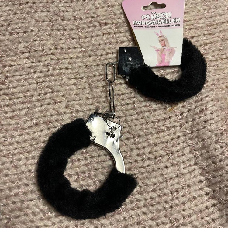 Manette peluche nere nuove di zecca! (Nuovo e nell'imballaggio ...