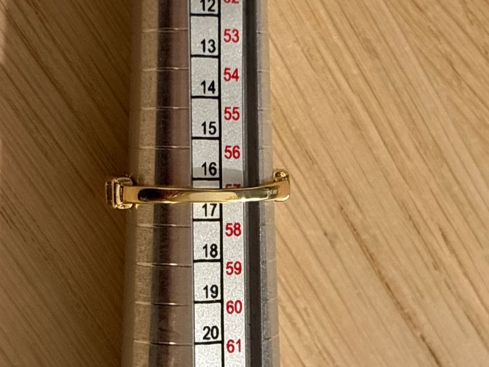 💛Luxus Gr: 18:8 Ring Zirkonia Farbe Gold (Gebraucht) in Biel-Bienne für ...