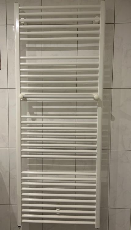 Badezimmer Heizkörper Radiator (Gebraucht) in Rehetobel für CHF 80 – nur Abholung auf Ricardo kaufen