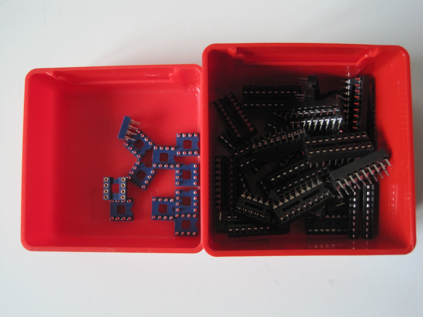 Ca. 40 IC Sockel 18-Pol und 8-Pol (Neu (gemäss Beschreibung)) in ...