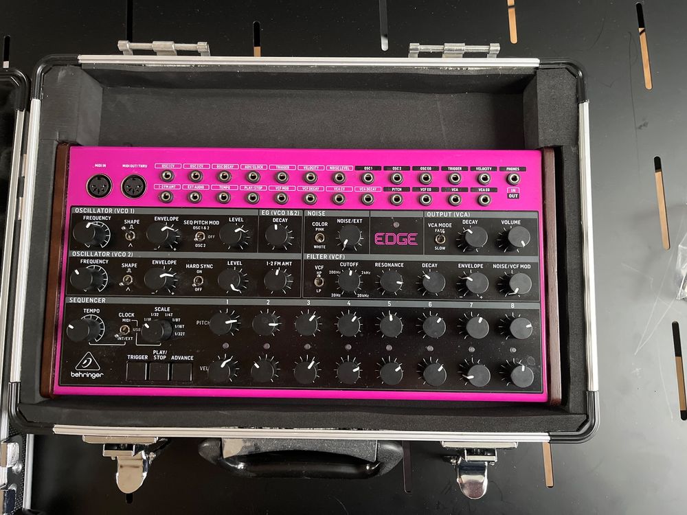 Behringer Edge + case (Gebraucht) in Zürich für CHF 145 – nur Abholung ...