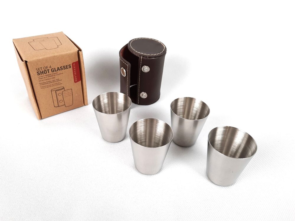 KIKKERLAND Shot Gläser 4er-Set in Lederhülle (Neu (gemäss Beschreibung ...