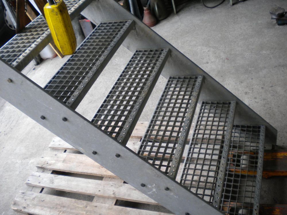 Spannende Stahltreppe Auãÿen Gebraucht Ebenbild