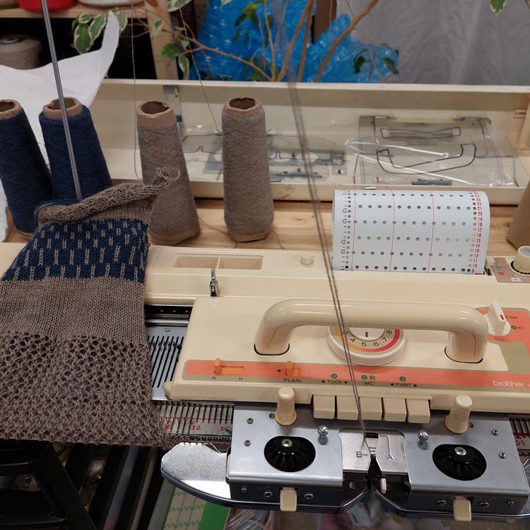 Strickmaschine Brother KH-840 (Gebraucht) in Hemmiken für CHF 310 – nur Abholung auf Ricardo kaufen