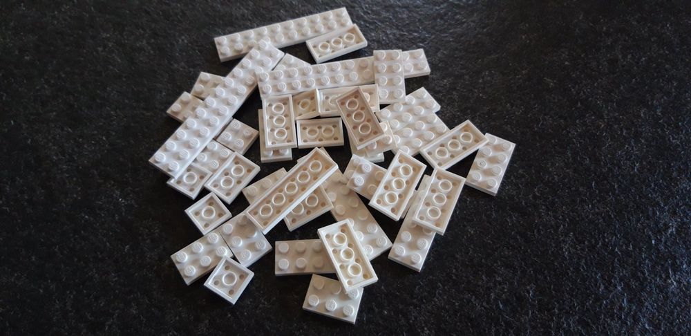 Lego 40 Stk. versch. Platten in weiss (Gebraucht) in Inwil für CHF 7.5 ...