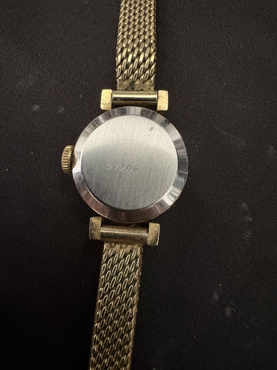 Montre ancienne dame, marque Betina automatique (Défectueux) à Salavaux ...