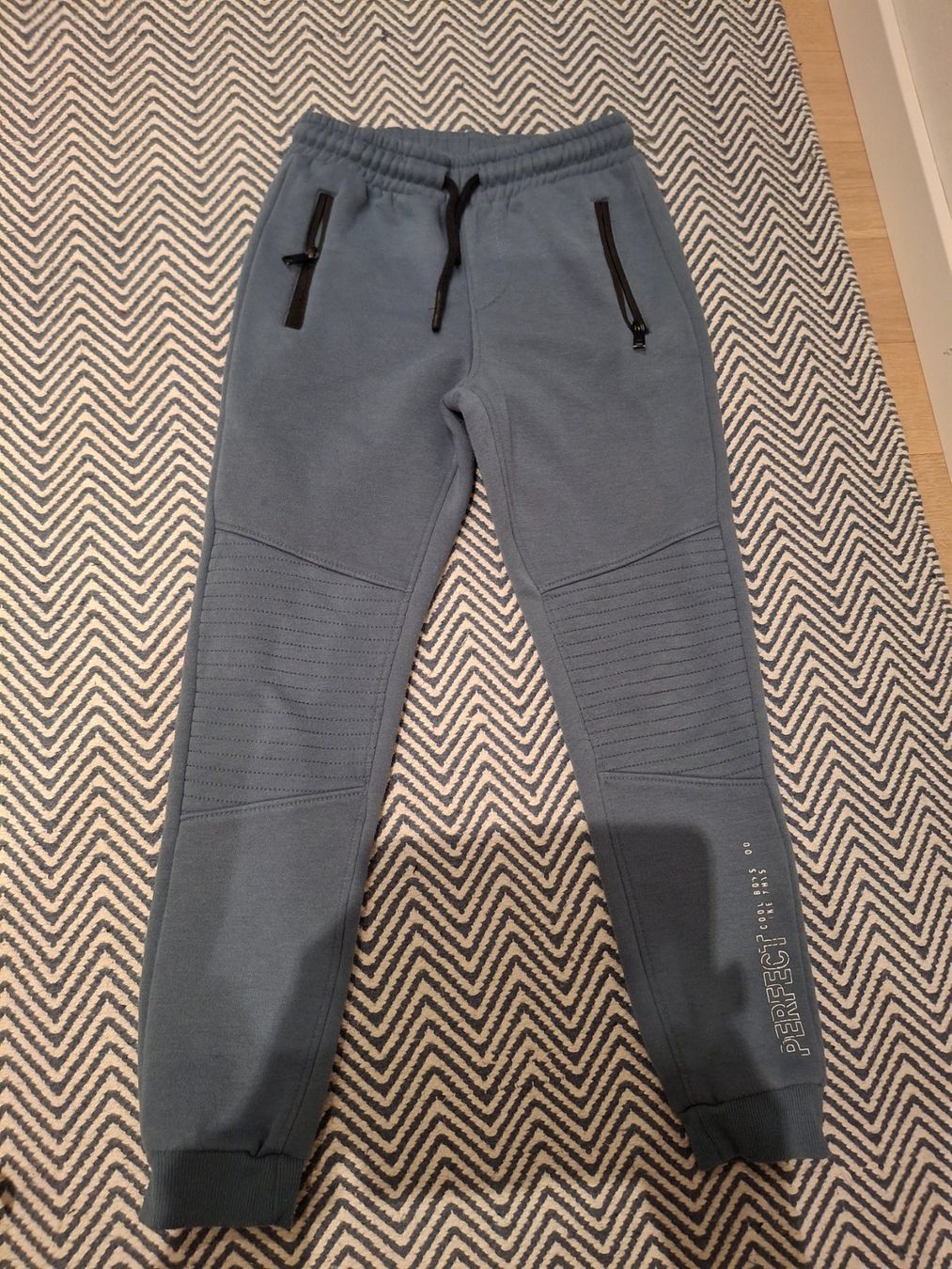 Coole Jogginghose von Dopodopo Boys, Grösse 128 top! (Gebraucht) in ...