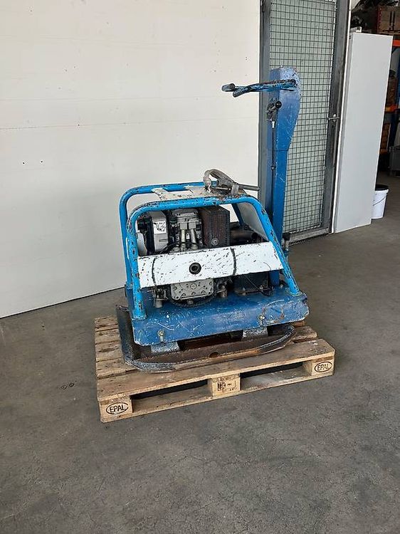 Reversierbare Rüttelplatte Vibroplatte Bomag CRD H40 (Gebraucht) in Grüningen für CHF 4300 – nur ...