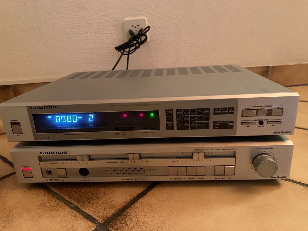 Grundig V7000 und T7500 Verstärker Tuner (Gebraucht) in Trimbach für CHF 70 – mit Lieferung auf ...