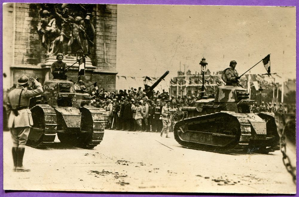 AK WK I vermutlich franz.Siegesfeier mit Renault-Panzern (Gebraucht) in ...