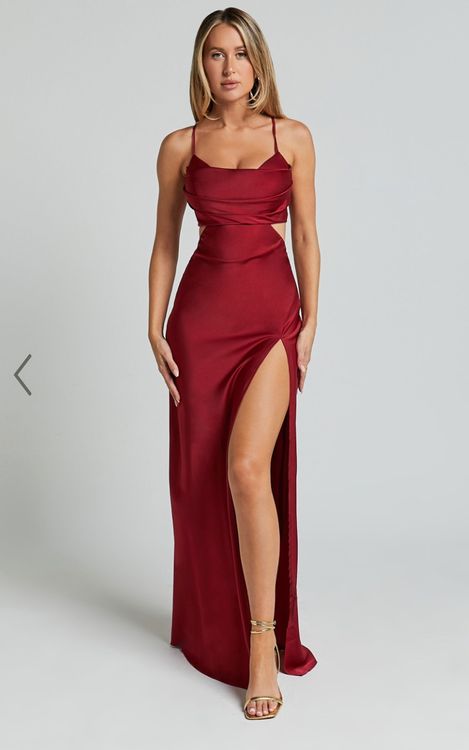 SHOWPO Kleid | Sophie Midi Dress Rot | Kaufen auf Ricardo