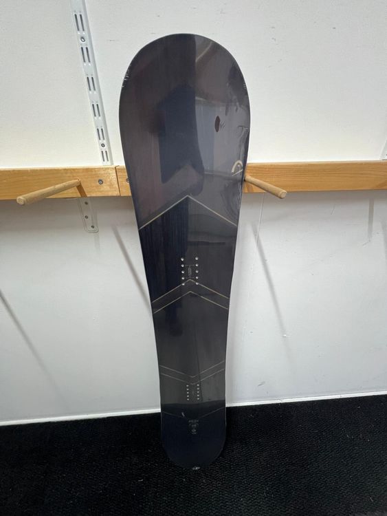NEU Snowboard Head Pilote 148 cm (Neu und originalverpackt) in Hallwil ...