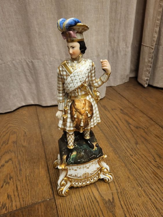 Antikes Porzellan Figur handbemalt um, 1750 oder fruher | Kaufen auf ...