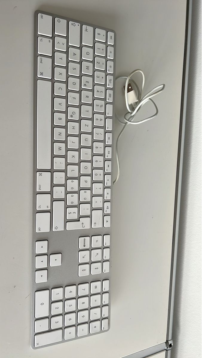 Apple Magic Keyboard mit Ziffernblock - Top Zustand! (Neu (gemäss ...