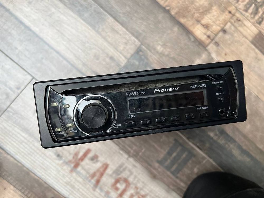 Autoradio Pioneer DEH-1120MP (Gebraucht) in Fenil-sur-Corsier für CHF 70 – nur Abholung auf ...