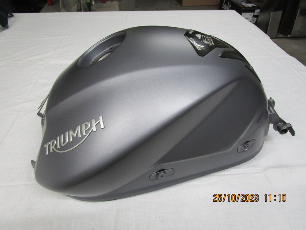 Tank Triumph Speed Triple S/R T2401213 (Gebraucht) in Widnau für CHF ...