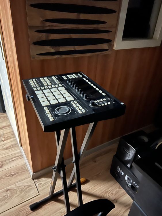 Maschine Studio Controller (Gebraucht) in für CHF 129 – mit Lieferung ...