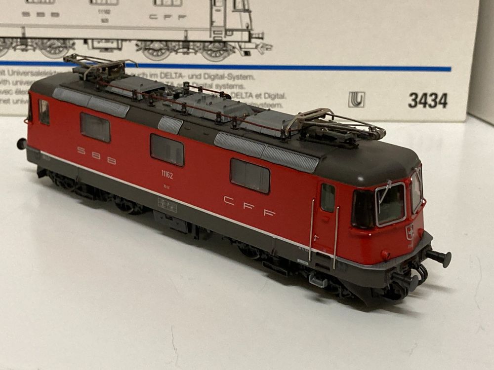Märklin 3434 - SBB Re 4/4 in rot - Metallgehäuse - DELTA | Kaufen auf ...