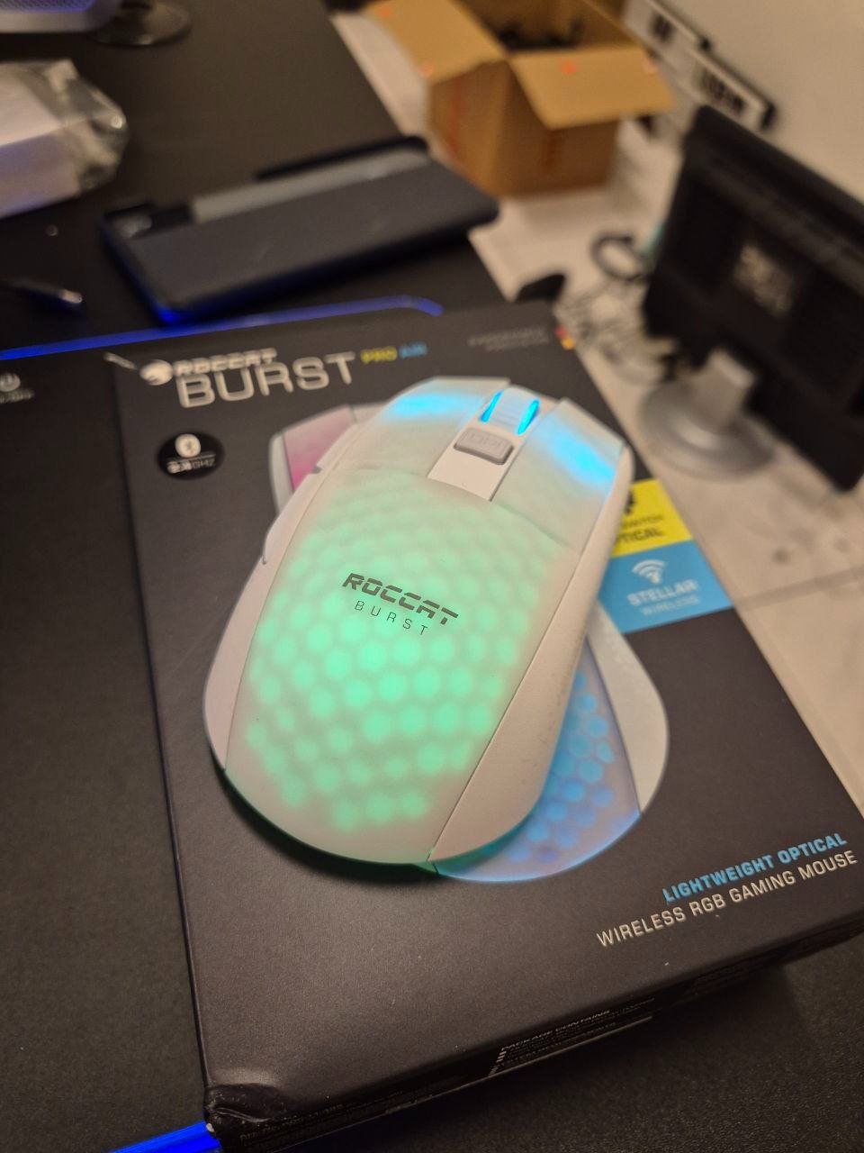 Neuwertige Roccat Burst Pro Air Wirless Bluetooth Gamer Maus (Gebraucht ...