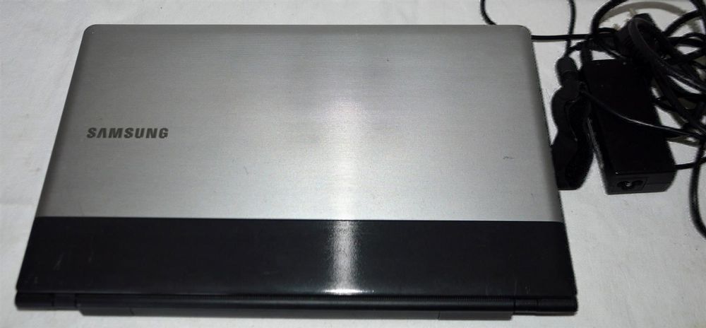 Laptop Samsung 300E i5 15,7" HDMI (Gebraucht) in Collonges für CHF 80 ...