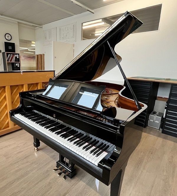 Steinway&Sons — B-211 schwarz poliert Occ. (Gebraucht) in Ittigen für CHF 48990 – nur Abholung ...