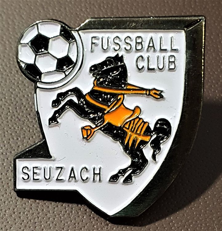 R124 - Pin Fussball Club Seuzach | Kaufen auf Ricardo