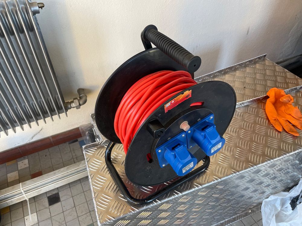 Camping Kabelrolle CEE 25 Meter mit Thermoschutz 230V 16A (Gebraucht) in Safenwil für CHF 80 ...