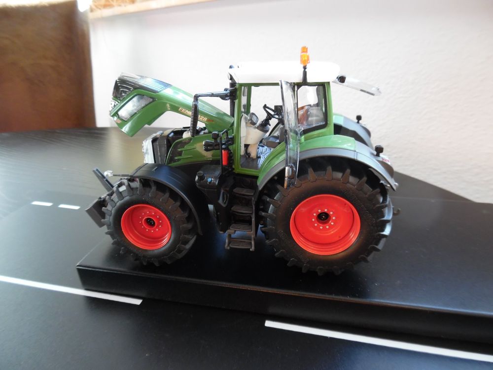 Wiking 1:32 Fendt 828 Vario Traktor mit Frontgewicht (Gebraucht) in ...