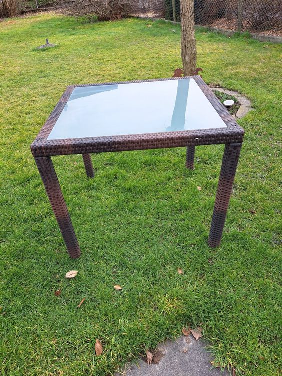 Gartentisch mit Glas Rattanoptik (Gebraucht) in Scherzingen für CHF 20 – nur Abholung auf ...