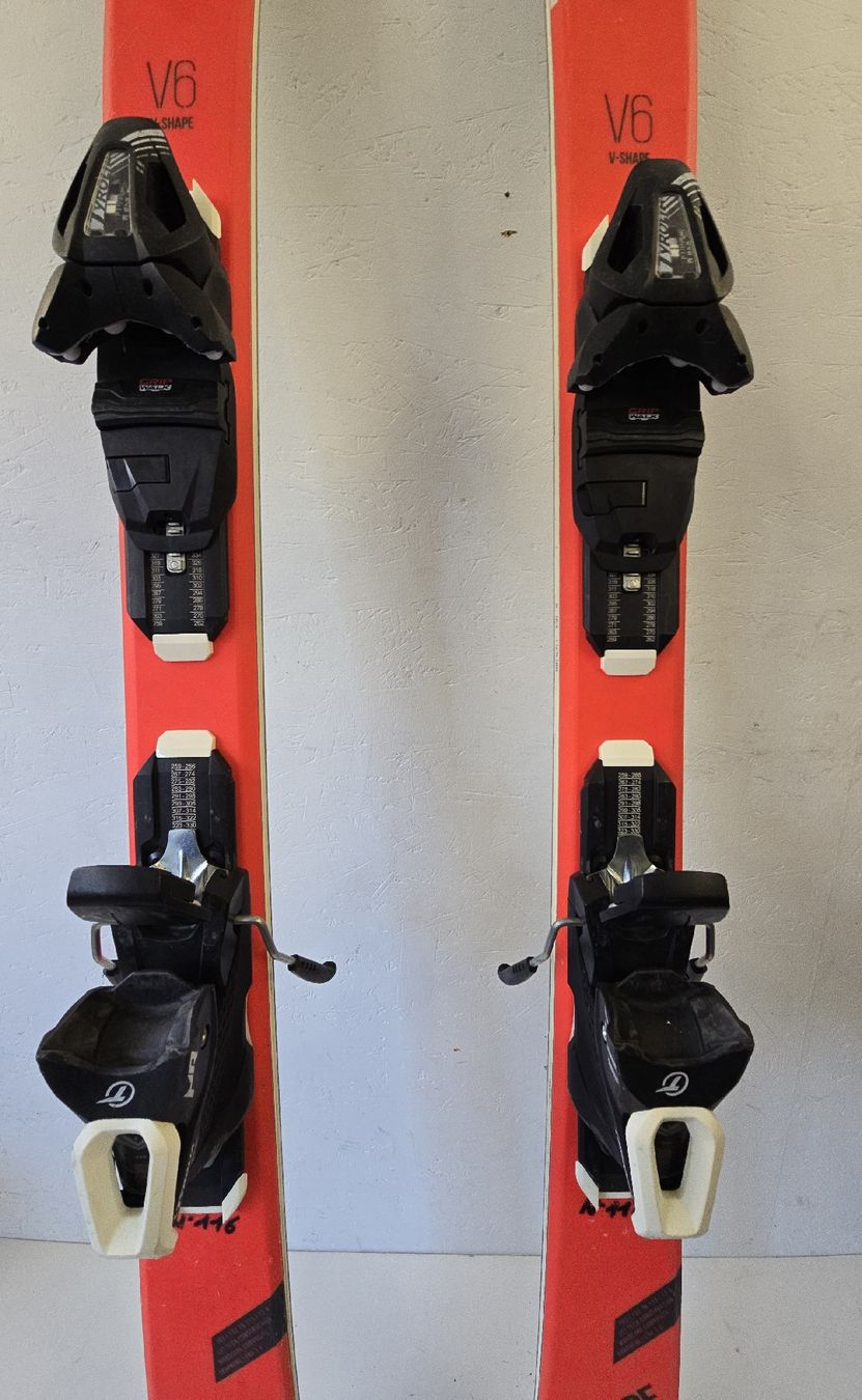Skis Head V6 Shape 1m63 avec fixes réglables (tres bon état) (D ...
