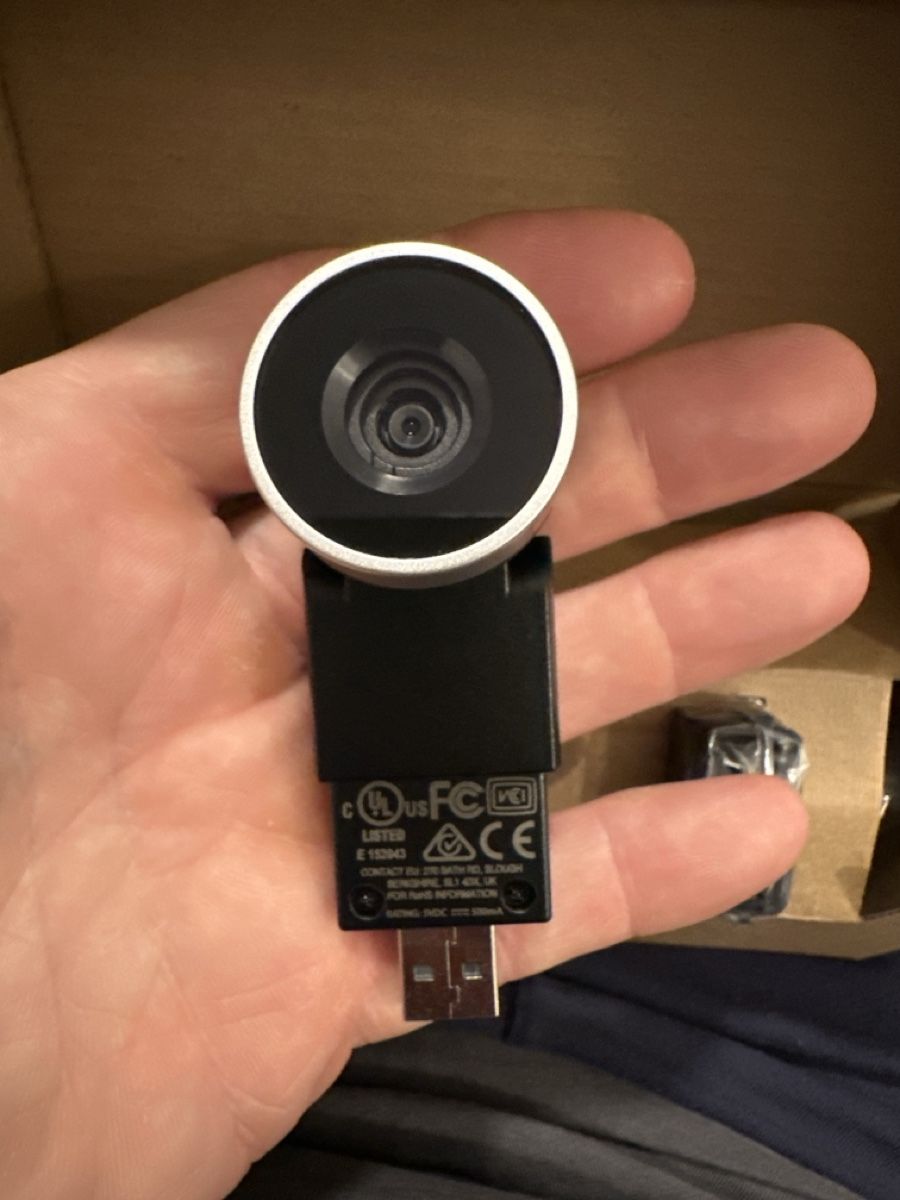 Polycom EE Mini Camera - webcam + Mount Kit - Great Value! (Neu und ...