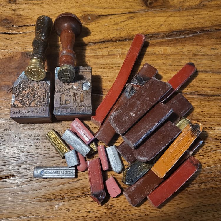 1 Lot Siegel, 2 Stempel, 2 Druckvorlagen (Gebraucht) in Kägiswil für ...