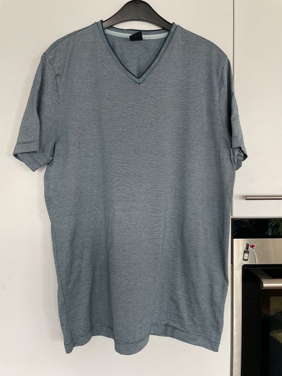Hugo Boss Basic T-Shirt V- Neck | Kaufen auf Ricardo