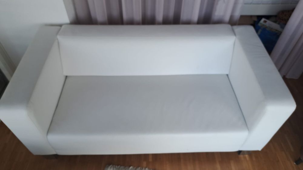 Canapé blanc. 50chf à chercher au domicile (Gebraucht) in neyruz für ...