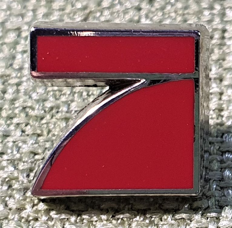 O220 - Pin Pro 7 Pro7 Logo TV Fernsehen Privat Sender (Gebraucht) in ...