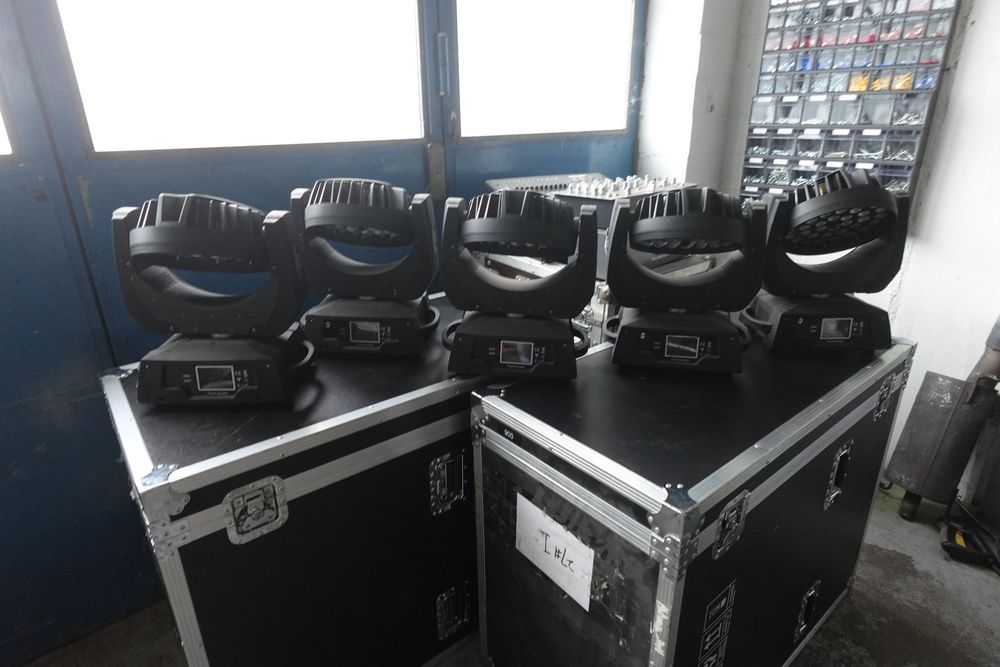 5 Moving Heads Was ab 1.- | Kaufen auf Ricardo