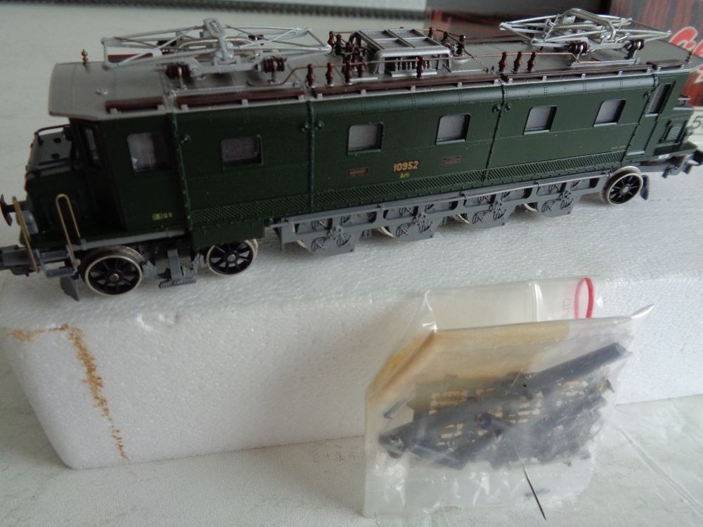 Liliput 4750 SBB Ae 4/7 grün Elektrolokomotive Nr. 10952 DC | Kaufen ...