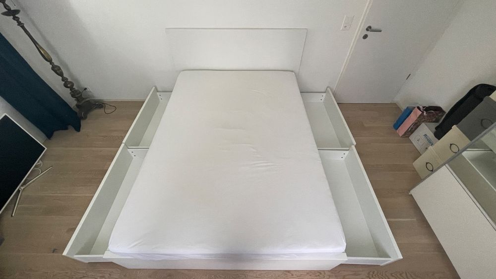 Ikea Malm Bett 140cm x 200cm mit Lattenrost + 4 Schubkästen (Gebraucht) in für CHF 200 – nur ...