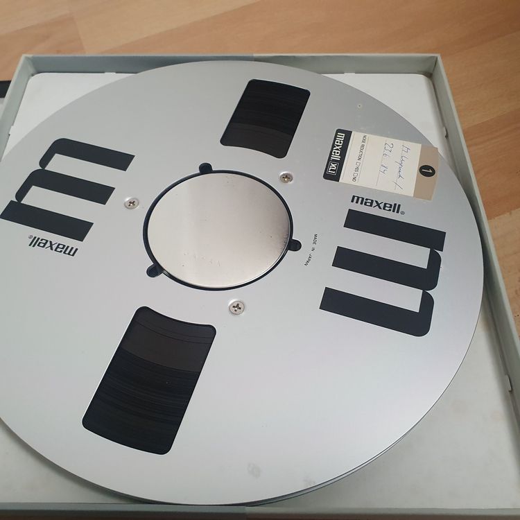 4 Stück Maxell UD XL 35-180B Tonband auf Metallspule 26,5cm (Gebraucht) in Steckborn für CHF 132 ...