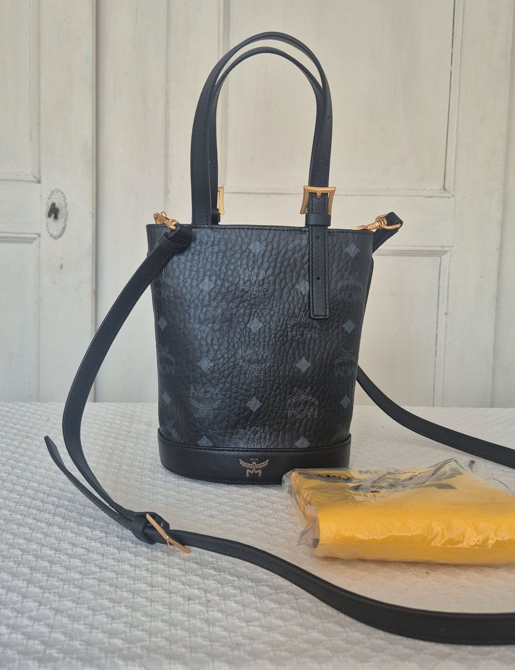 Original MCM Aren Bucket Tote Bag (Neu (gemäss Beschreibung)) in ...