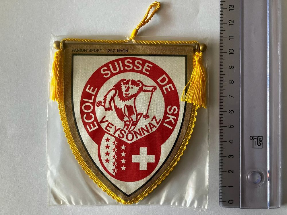 Vintage Fanion/Wimpel ESS VEYSONNAZ (Neu und originalverpackt) in Gland für CHF 5 – mit ...