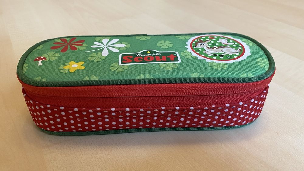 Gut erhaltenes rotes Scout Etui mit Reh-Motiv (Gebraucht) in Stein AG ...
