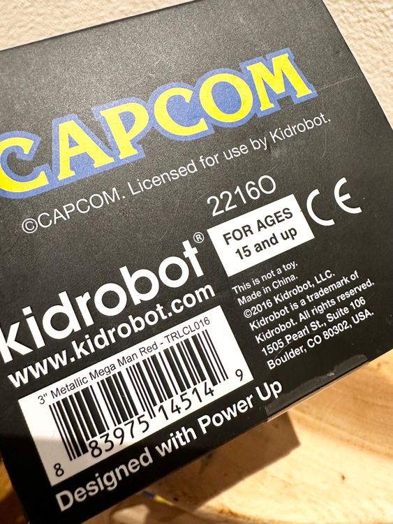 Kidrobot Capcom Red Mega Man Vinyl Mini Figur rare anime | Kaufen auf ...