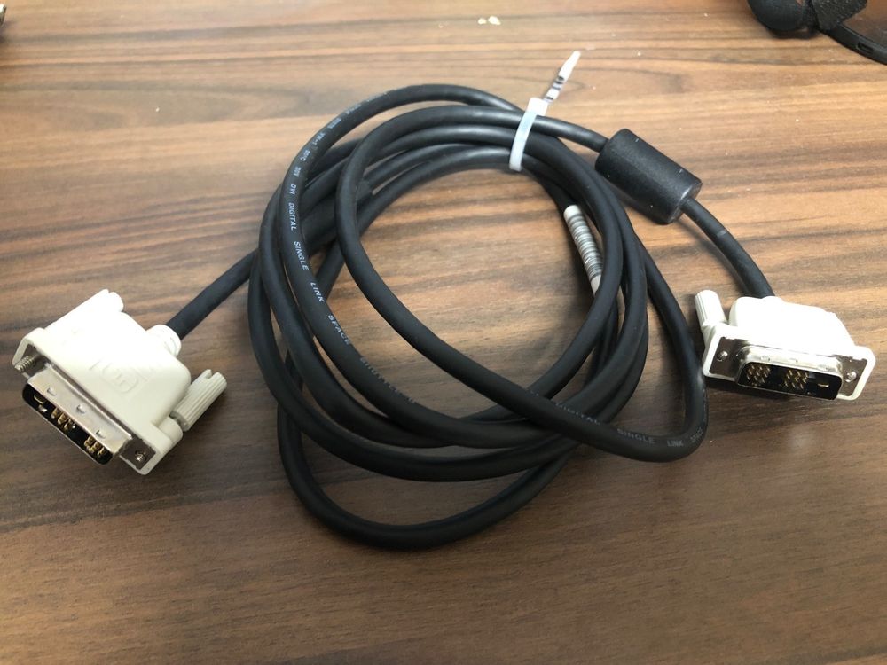 Monitorkabel DVI-D Monitor Kabel 210cm (Gebraucht) in Zürich für CHF 2 ...