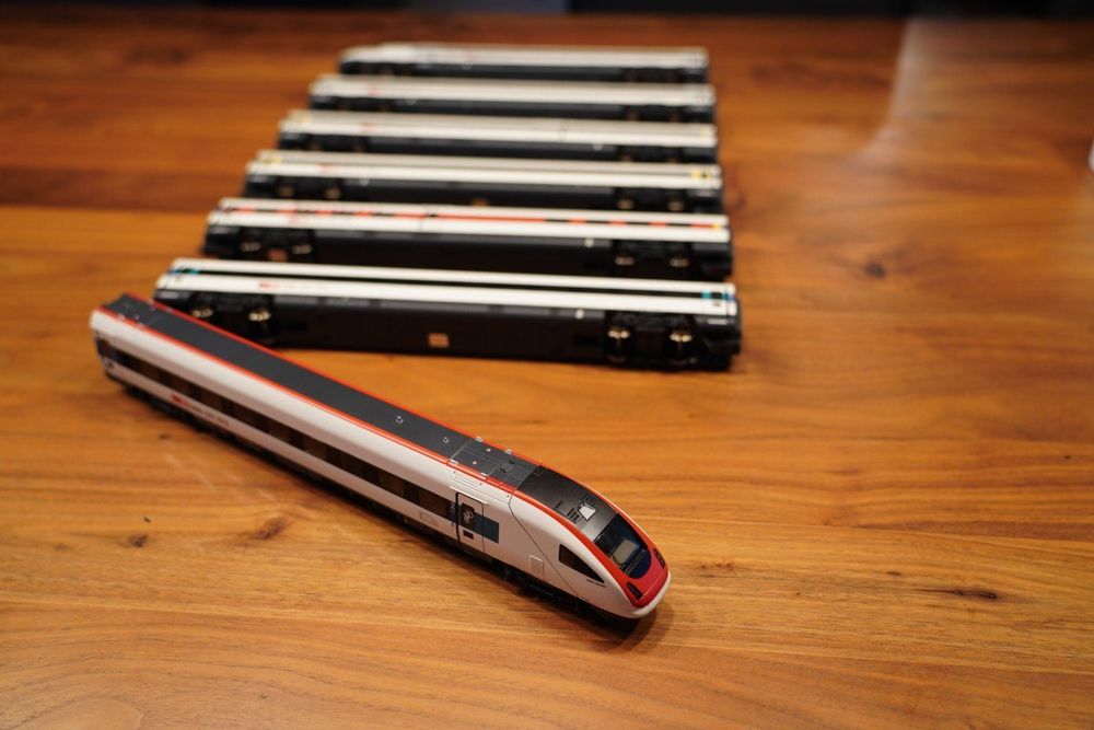 ROCO AC SBB ICN 7-Teilig, 69154 + 69155 (Neu (gemäss Beschreibung)) in ...